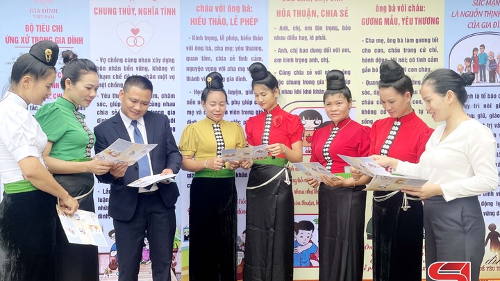 Son La preserves, promotes civilised behaviour in family