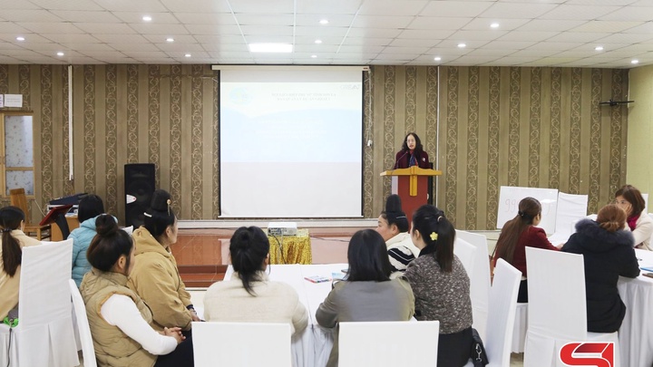 Kria nzir tsưr ziv “Uô lax luôv” trâu 14 đơn vị tsêr luôv